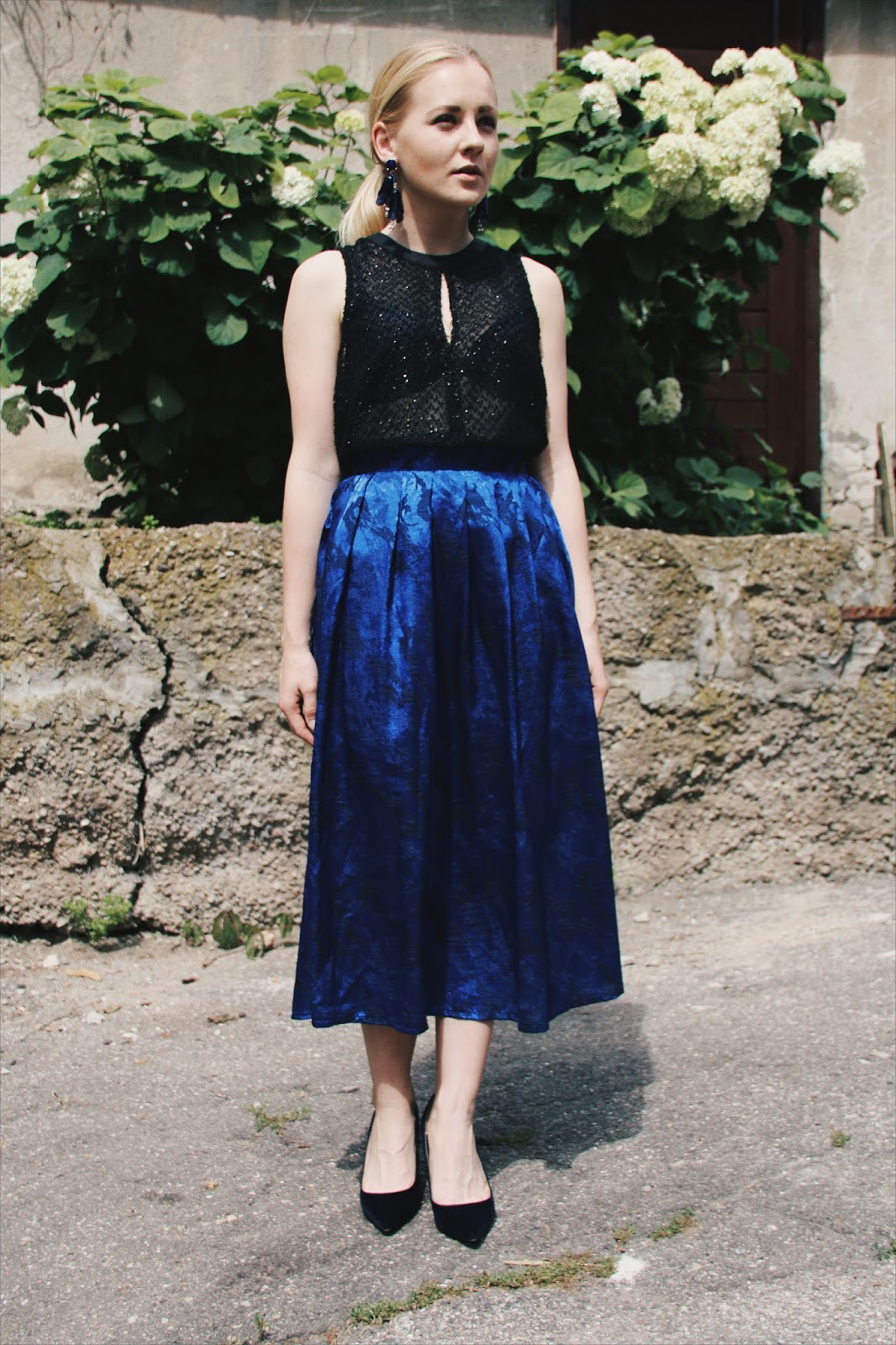 Ladylike look - Fashion--picture