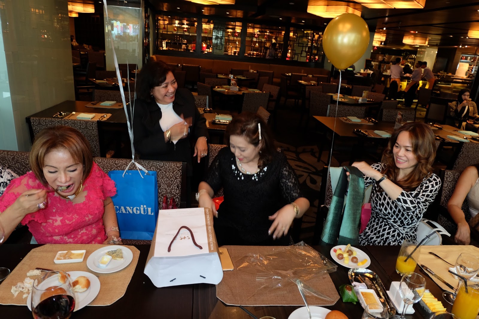 Kee Hua Chee Live!: LILLIAN TAN CELEBRATED HER 60th BIRTHDAY AT GRAND ...