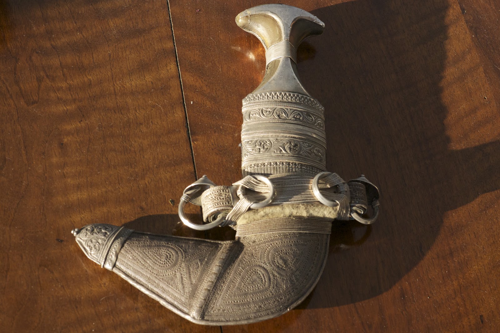 Ernie's Blog: Omani Dagger (Khanjar)