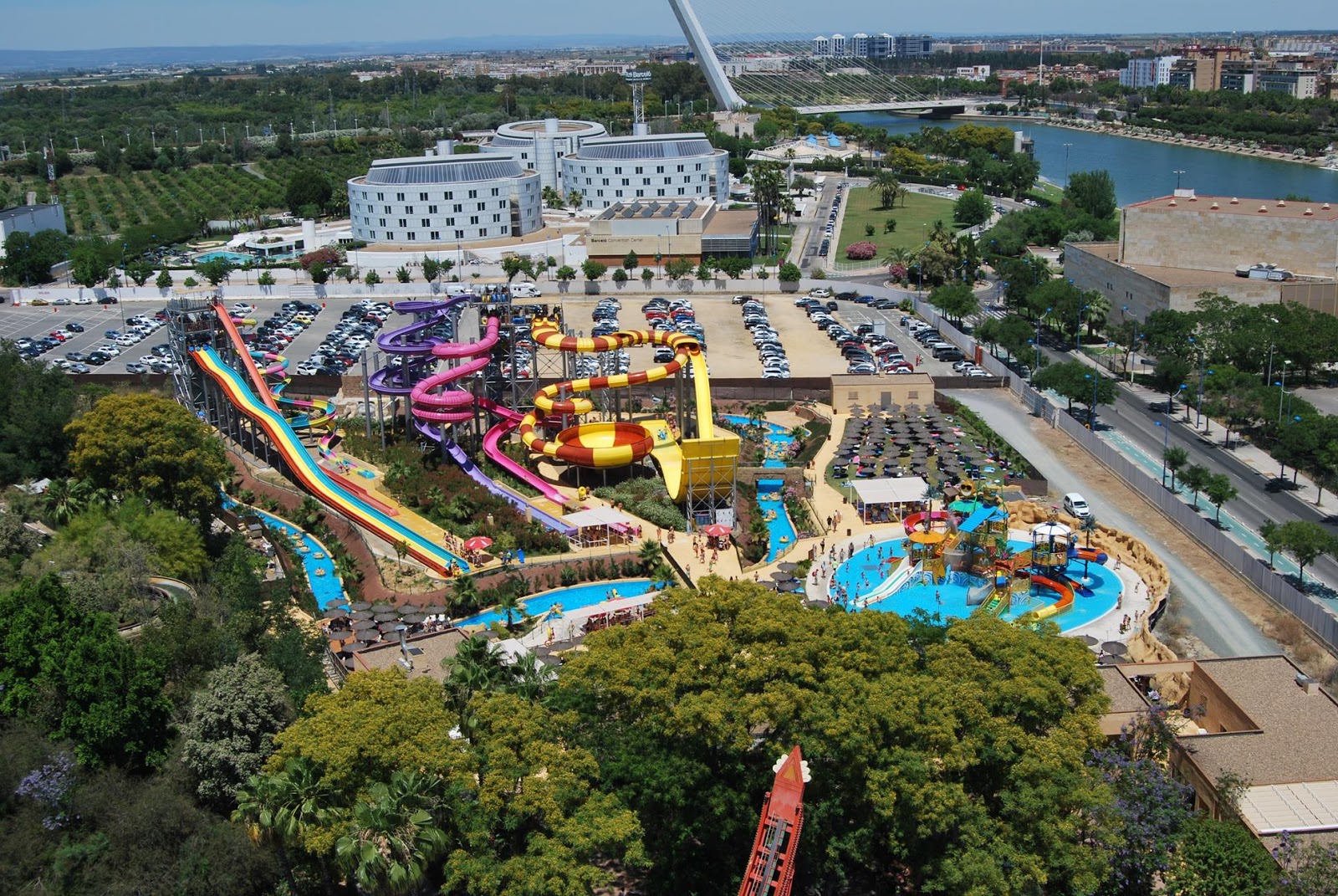 Agua Mágica. Parque acuático en Isla Mágica, Sevilla. - T10