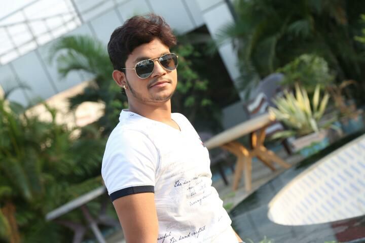 Ankush Raja Picture, Wallpaper, Image Gallery and Romantic Photo ...