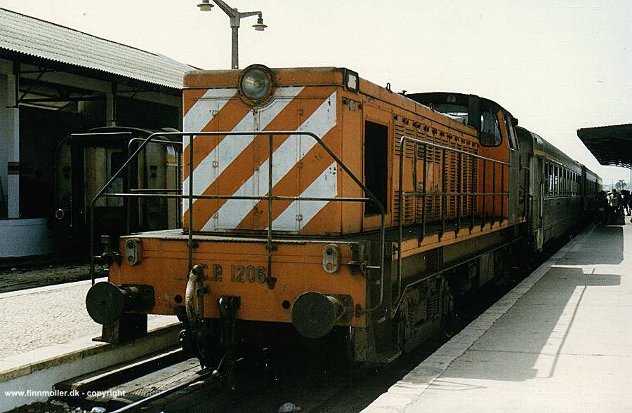 Os Caminhos de Ferro: Locomotivas Diesel CP Série 1200