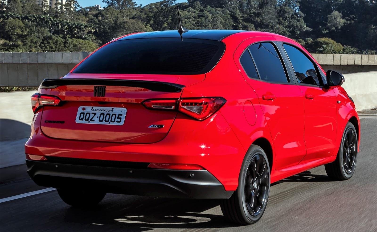 Fiat Cronos 2020 estreia versão HGT 1.8 AT6 e perde opção 1.8 manual