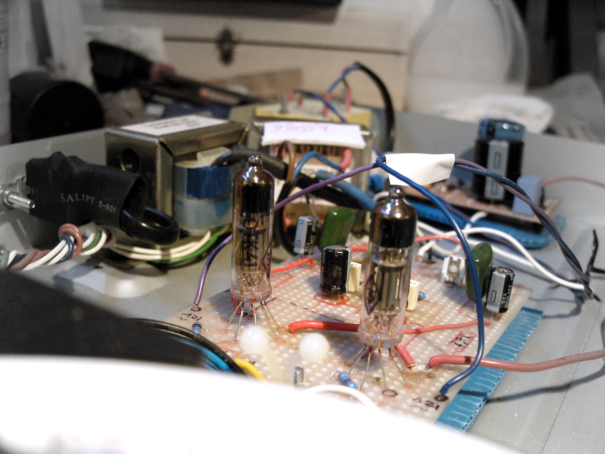 Mao Audiophile Modifications: Philips CD713 -TDA1545 Powered-passive I ...