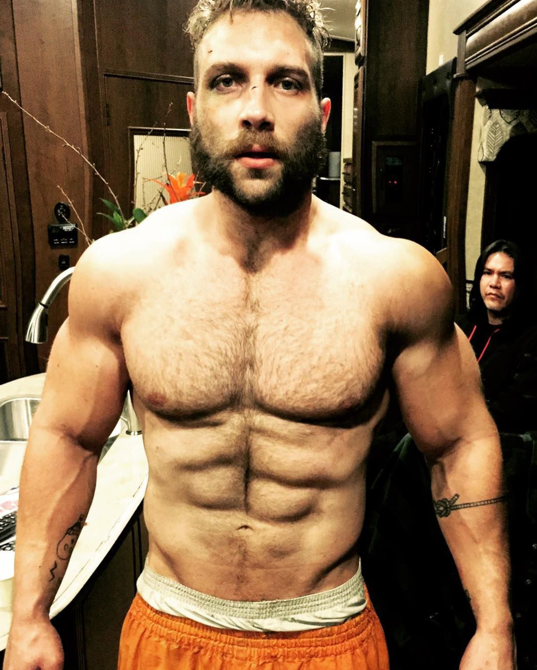 JAI COURTNEY ~ ENTRE NOSOTROS