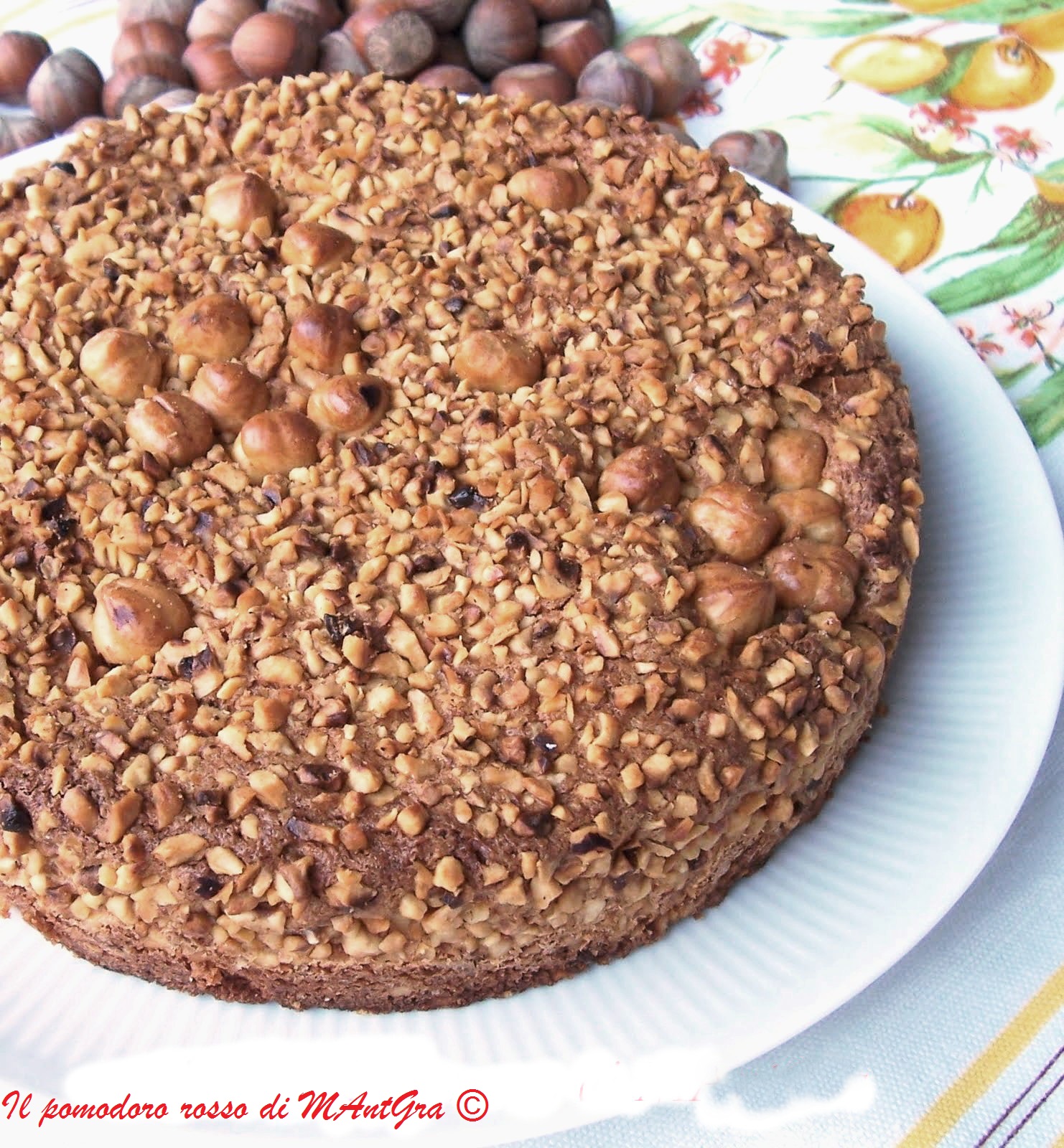 il-pomodoro-rosso-di-mantgra-torta-di-nocciole