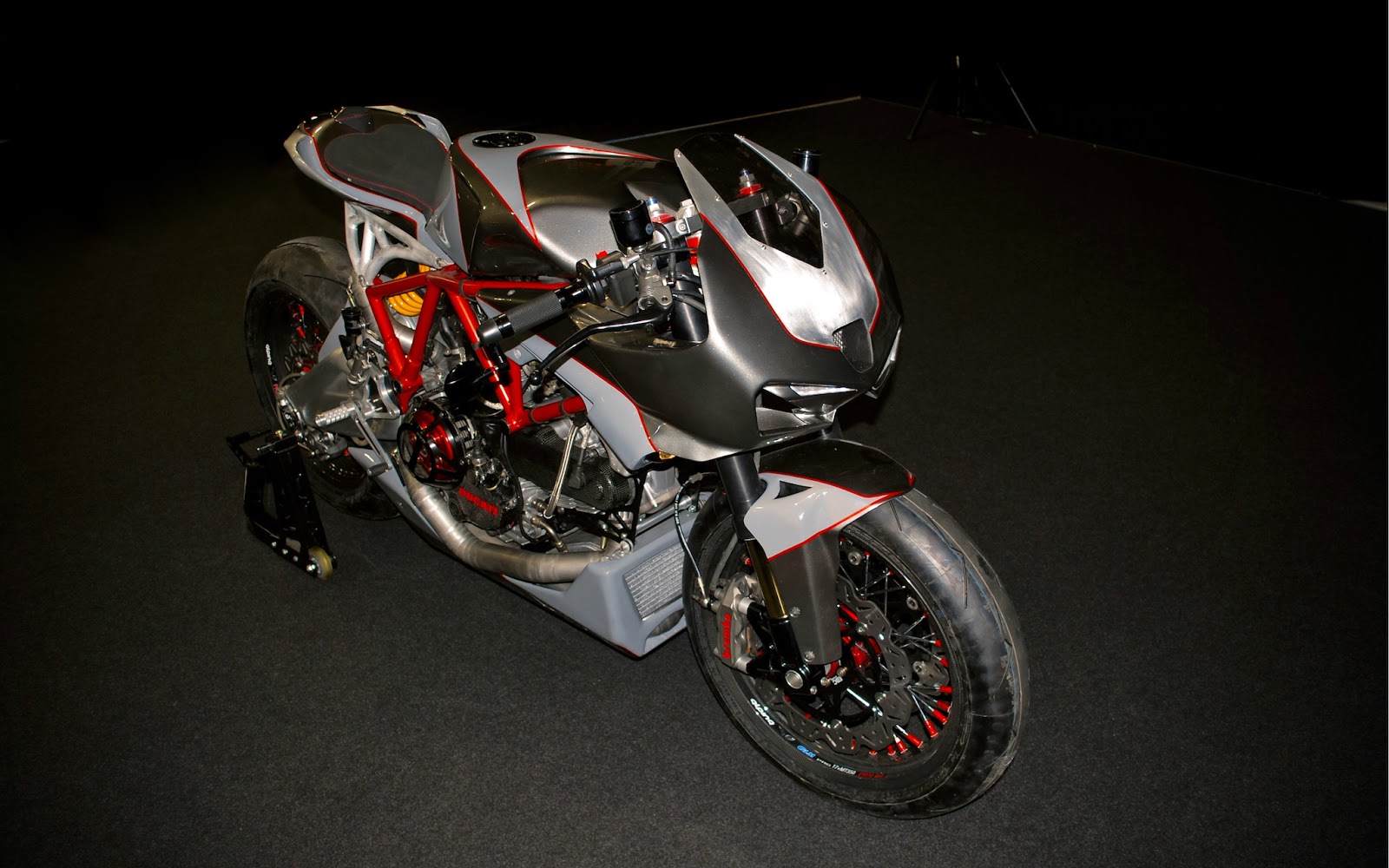 SS1000SCM - Inazuma café racer