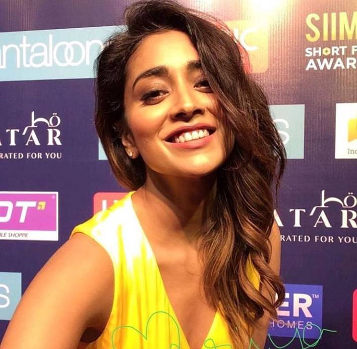 Shriya Saran 20 latest instagram images download in 2020