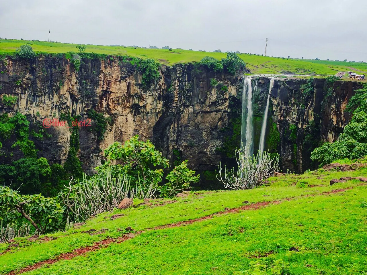 10 Famous Waterfalls Near Indore: Best Time to Visit & How to Reach