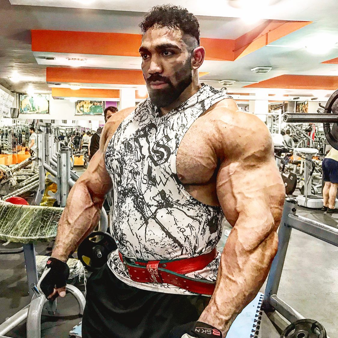 Muscle Lover: The bodybuilding King of Afghanistan - IFBB Pro Yasin ...