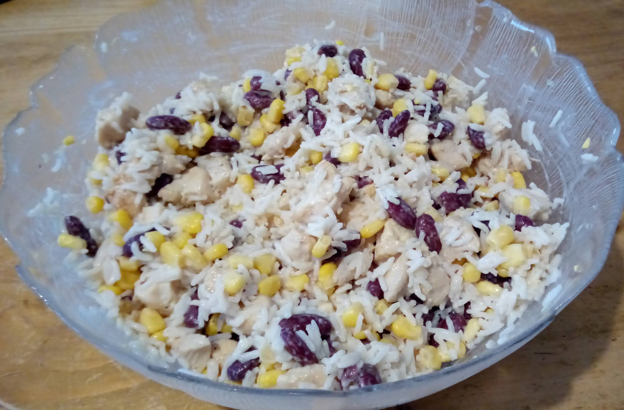 Ma cuisine pour tous: La salade de riz au poulet, maïs et haricots rouges