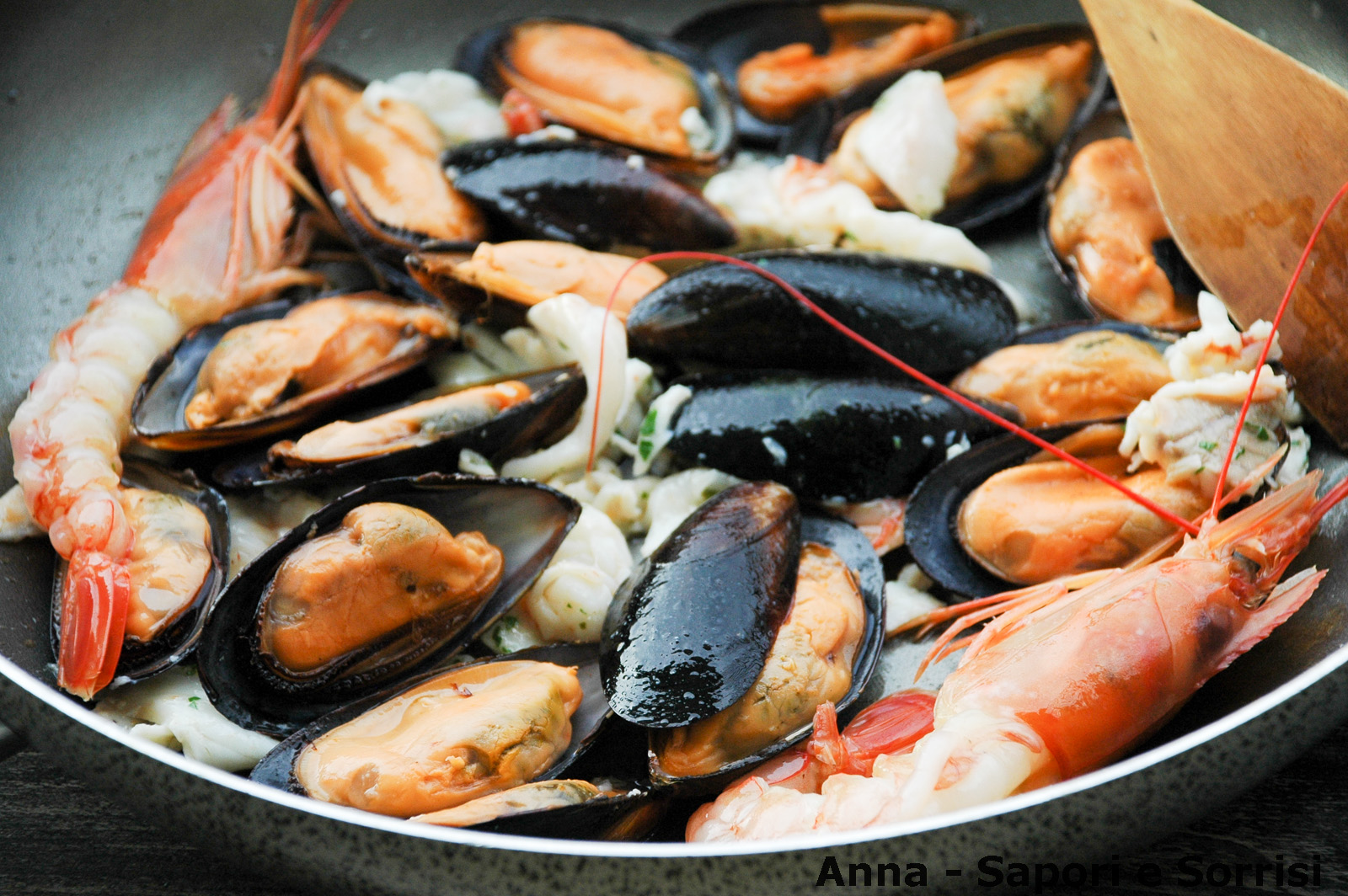 ANNA-SAPORI E SORRISI: Linguine con gamberoni, muscoli e filetto di ...