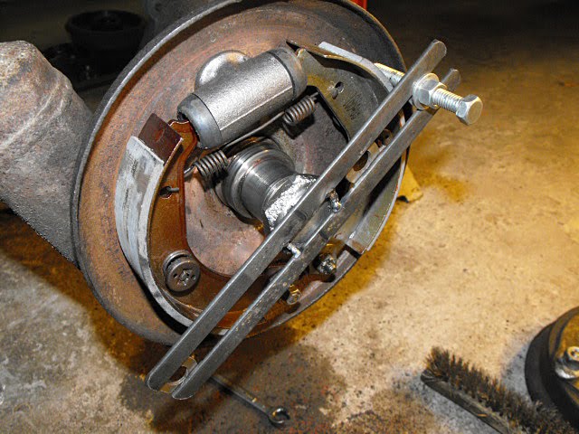 1966 2CV brake job.: Right rear brakes...