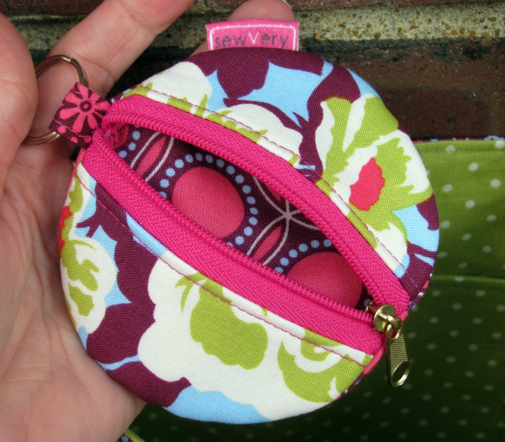 sewVery: A Patchwork Purse and Coin Pouch