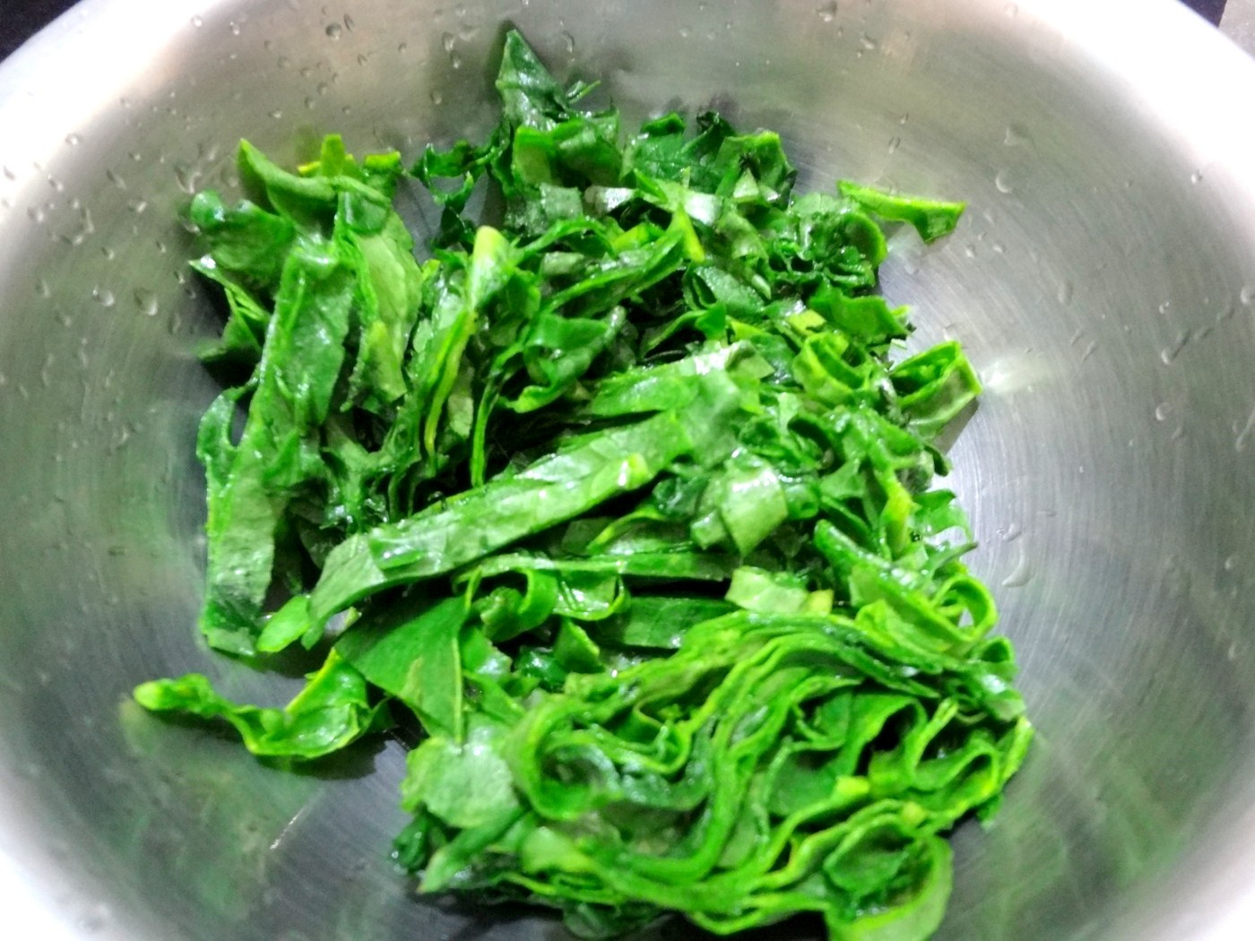 Food-Home-Living: Basale Soppu in Curd