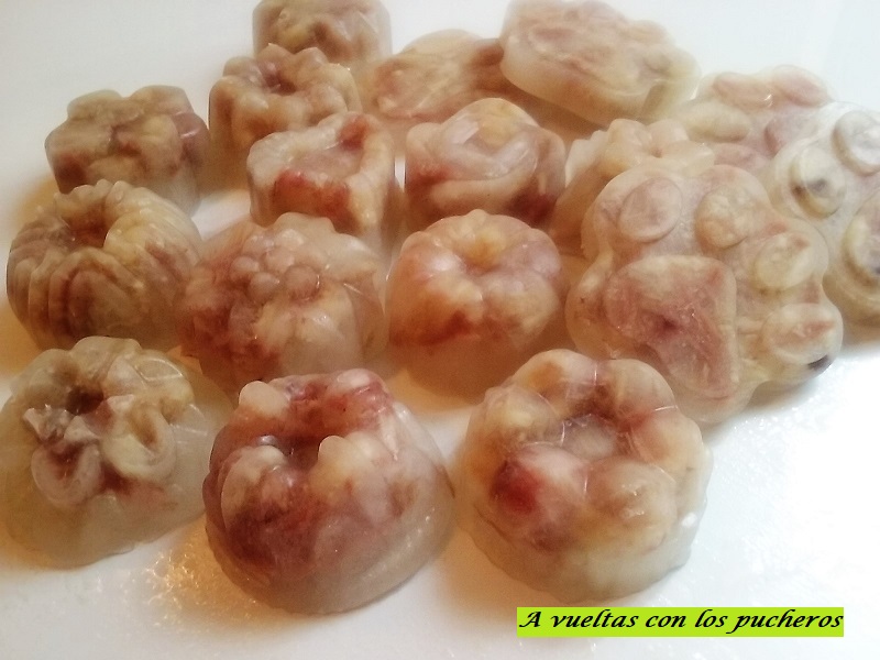 A vueltas con los pucheros: Menús perrunos: Helado de pollo y ternera