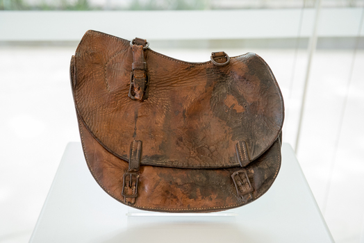 ART and ARCHITECTURE, mainly: Ned Kelly collections in Victoria