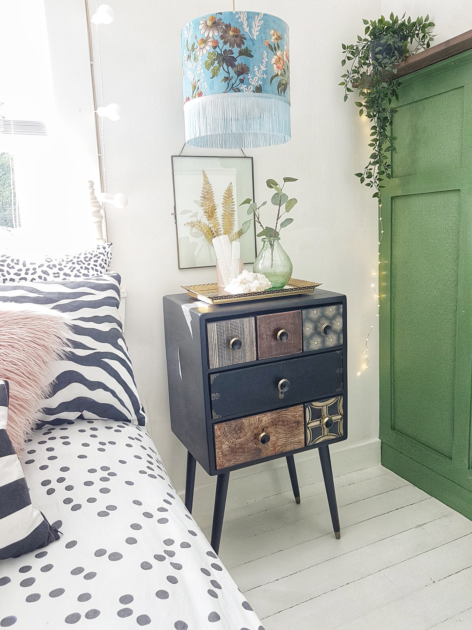 JiggleMaWiggle: Handmade Bedside Cabinet