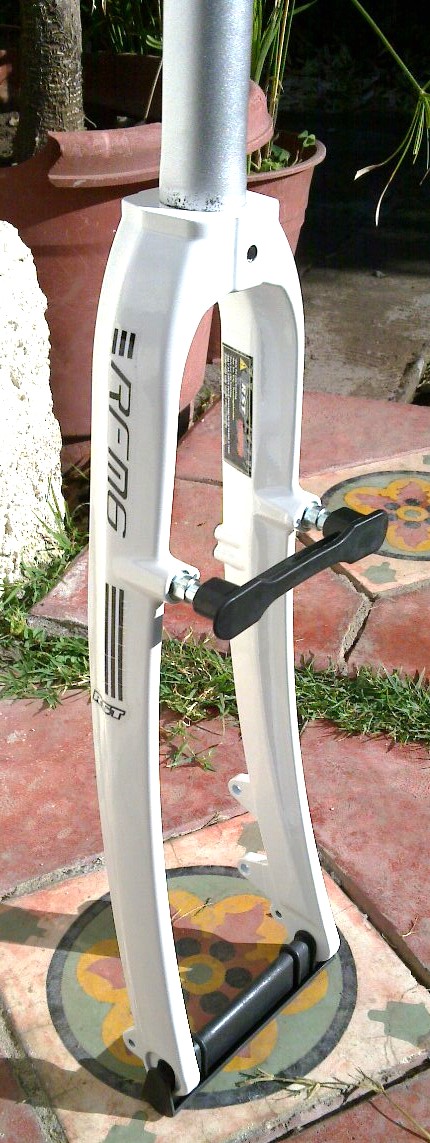 XCR: AGOTADA Horquilla Rigida Rst Single Shock Rf - M6 $55.000