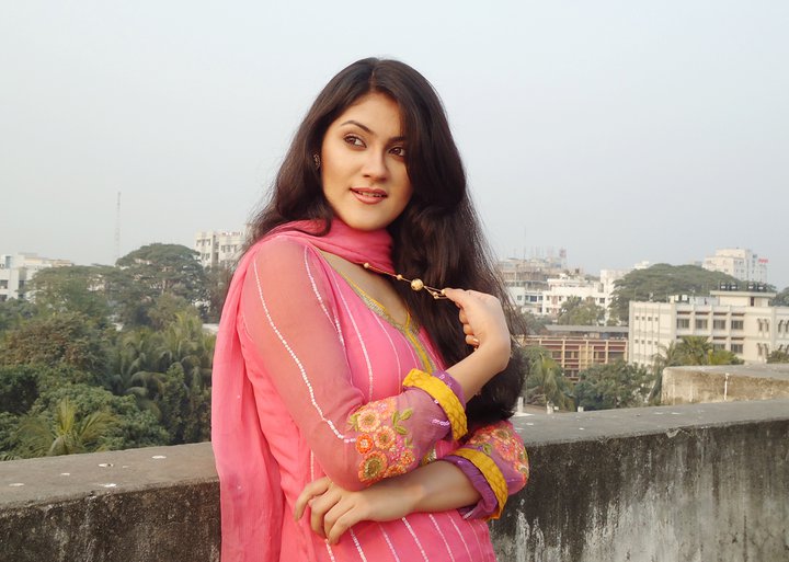 World Pictures For you: SHAINA