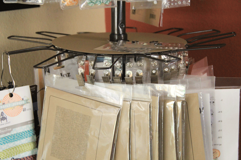 The Crafters Cottage: Easy homemade clip organizer!