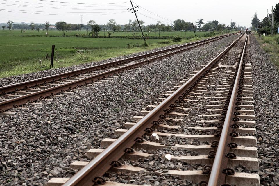 Sejarah dan Jenis kereta api berdasarkan Rel, Posisi Berjalan, Materi yang Diangkut Dan Tenaga ...