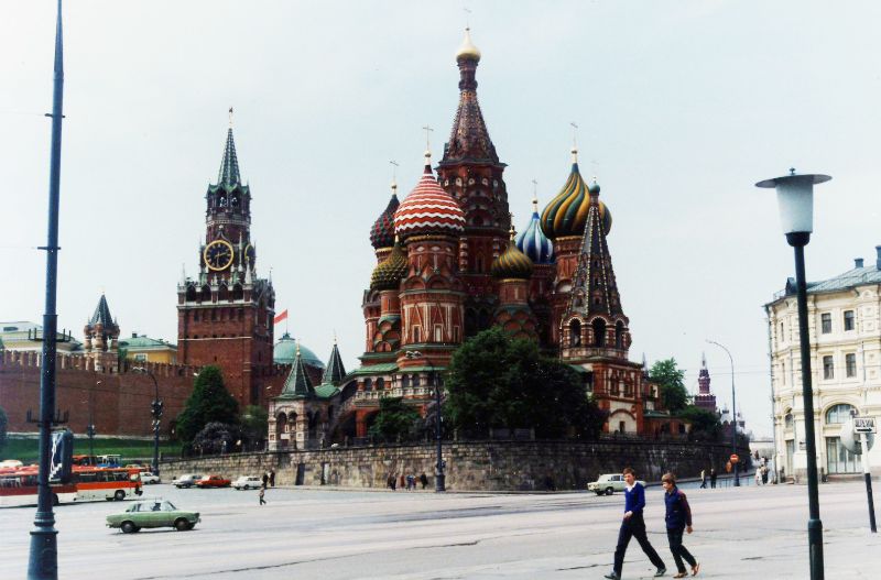 35 Wonderful Photos Capture Street Scenes of Europe in the Mid-1980s ...