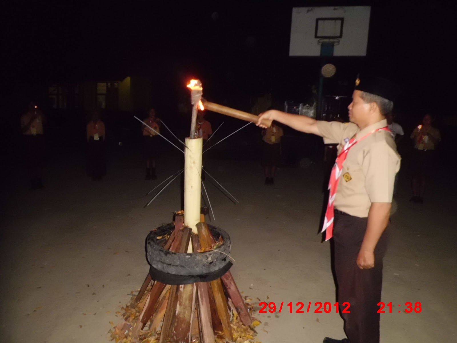 Triyanto.Blogspot.com: Upacara api unggun