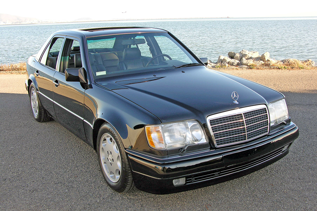1994 Mercedes-Benz W124 E500 040 Gloss Black | BENZTUNING