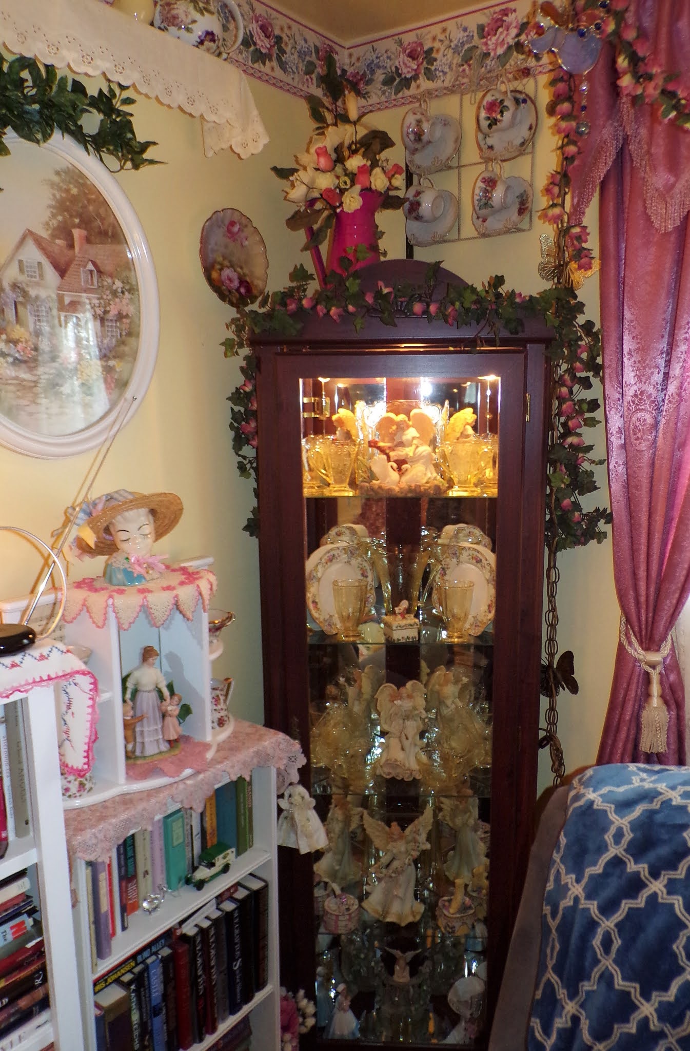 DEBBIE-DABBLE BLOG: Vintage Sewing Display in my Craft Room