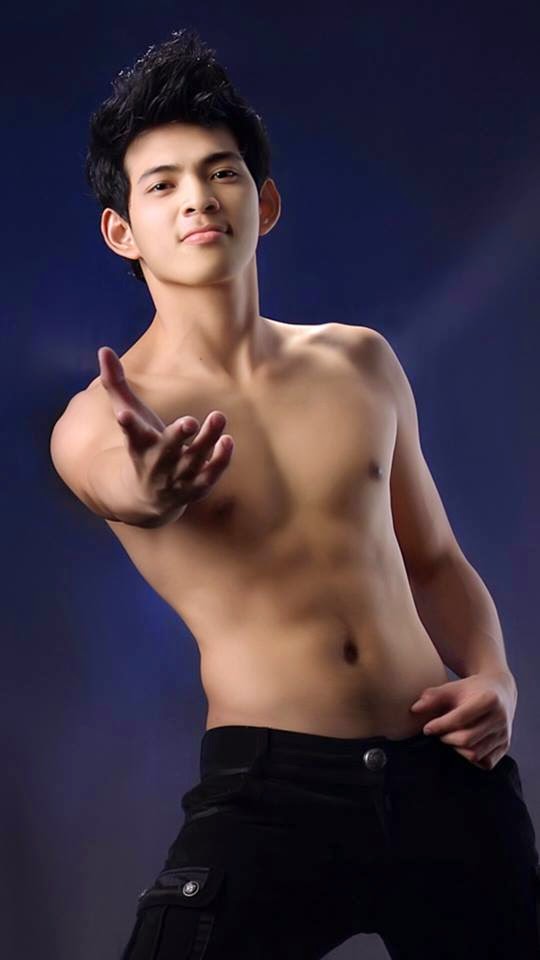 M y a n m a r H u n k s: Shirtless Kyaw Thet Wai