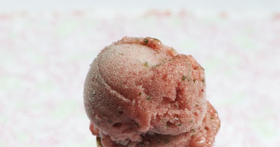 Foodwanderings: Strawberry Basil Sorbet