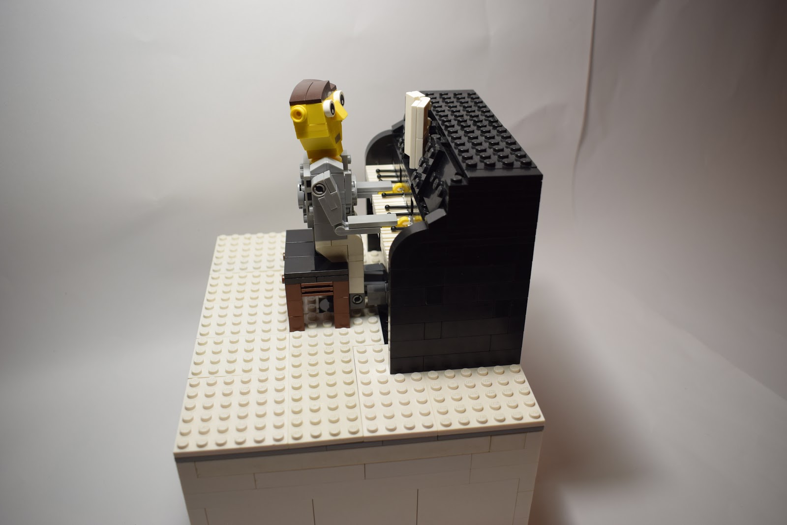 Piano Player Automaton (MOC)