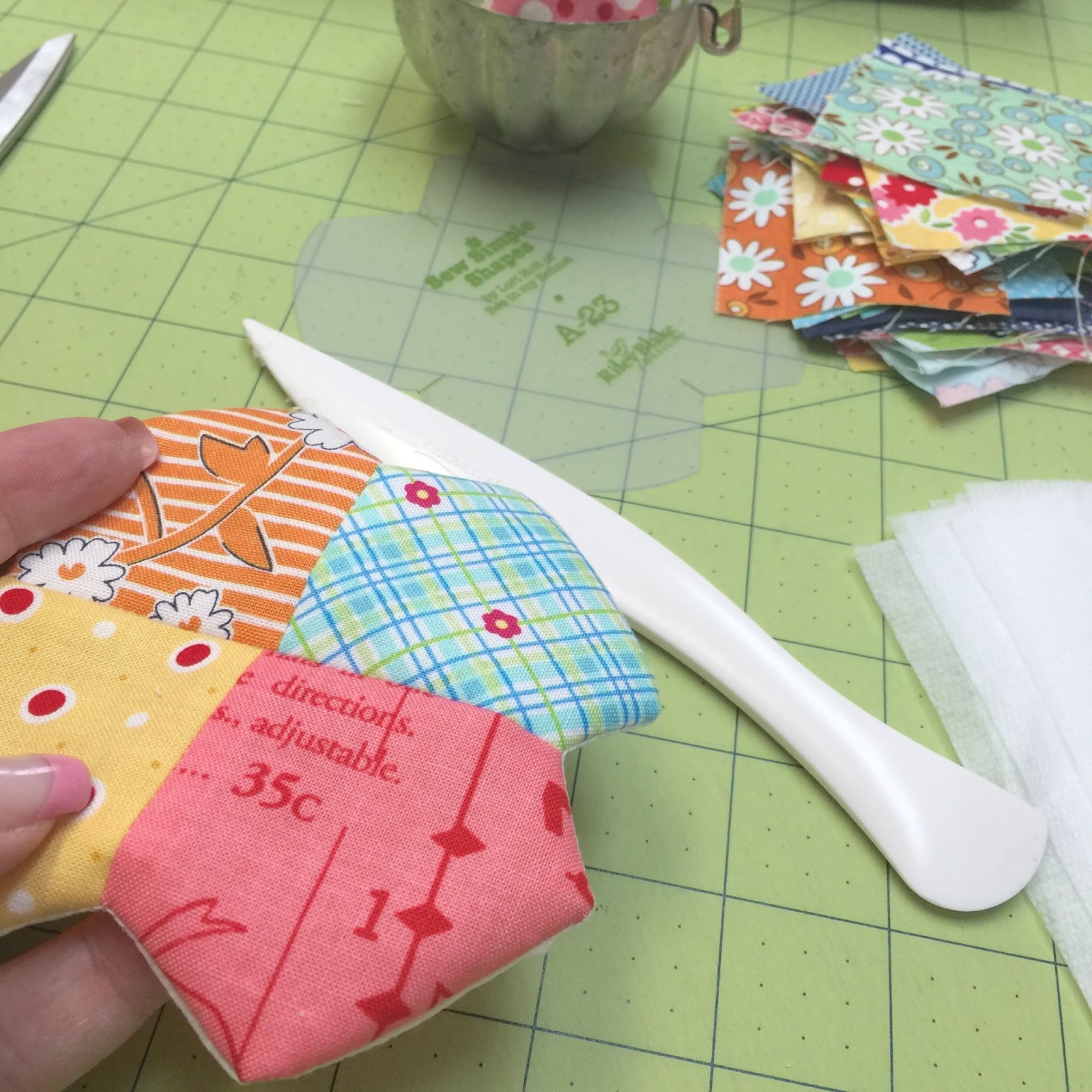 NEW!!! - Tutorial on Making Patchwork Flowers and Leaves with the Sew ...