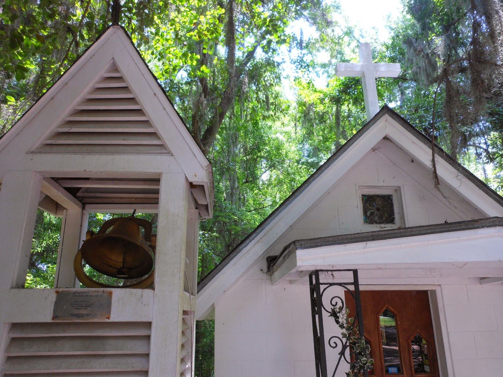 Julie and Randy: World's Smallest Church