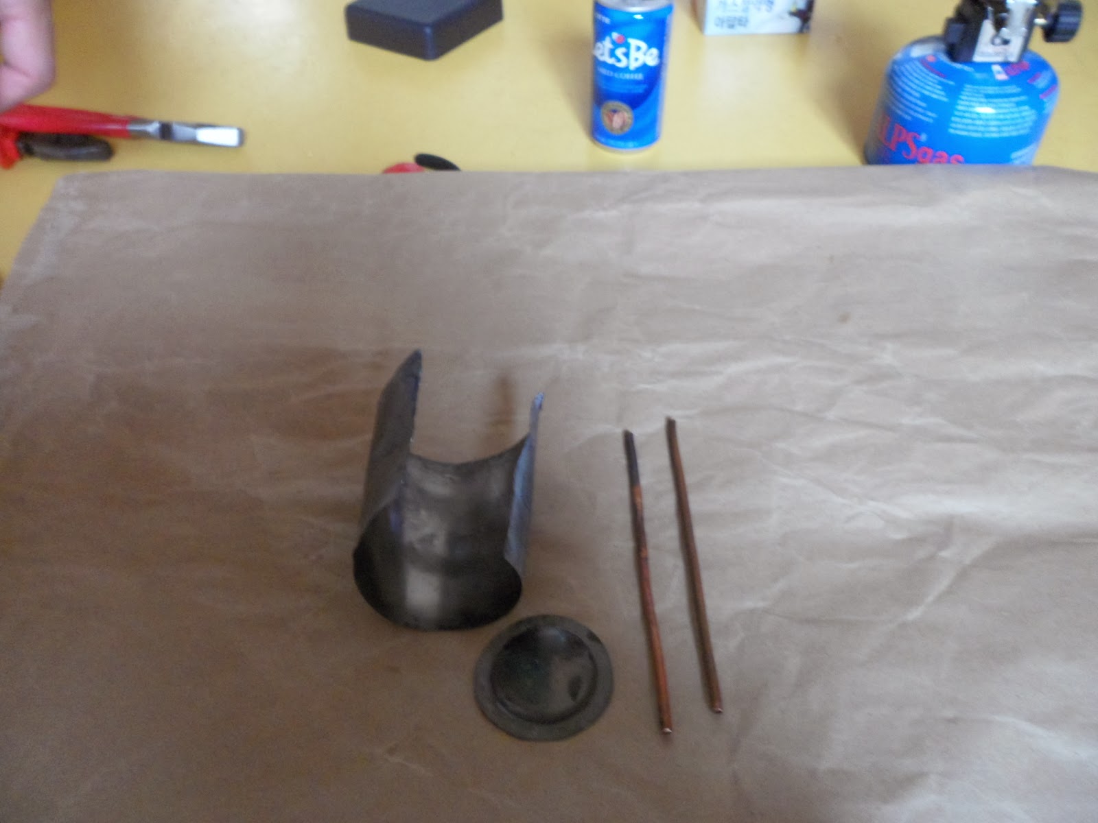 How to make the 'pop pop' boats' steam engine with an iron can ...