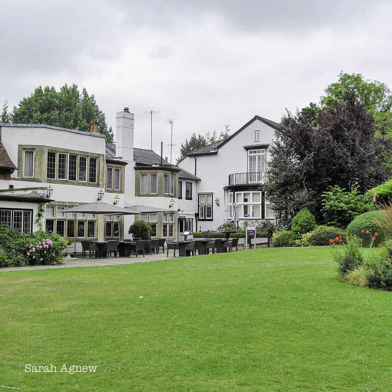 Days Away - A Mercure Summer Stay at the Burford Bridge hotel in Surrey ...