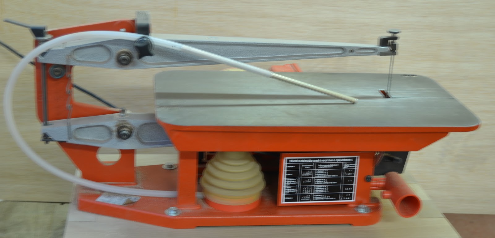 Siluetas en Madera : SIERRA DE CALAR Y ESCOPLEADORA