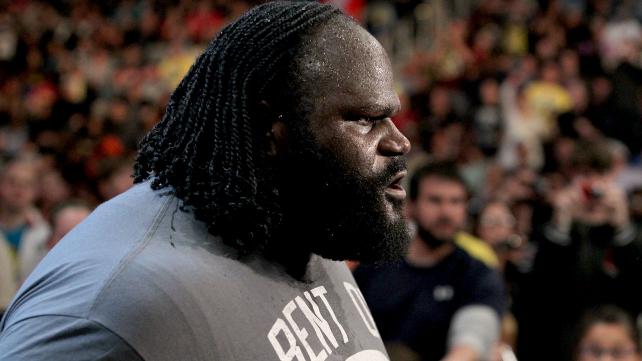 WWE In live!!!!: MARK HENRY REGRESA Y EXTIENDE SU "HALL OF PAIN" SOBRE ...