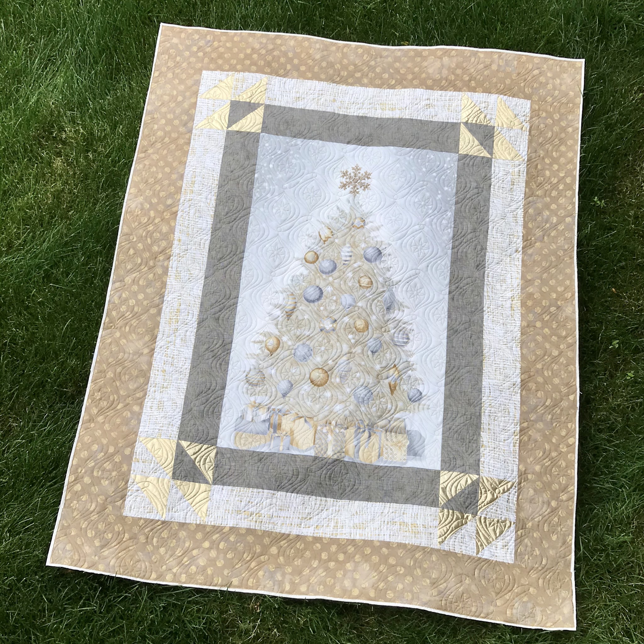 Grace and Peace Quilting: 🎄Two Christmas Panels 🎄