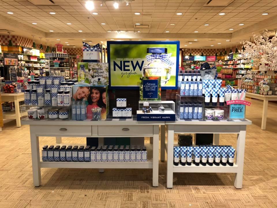 Life Inside the Page: Bath & Body Works | New April Floor Set Tour ...