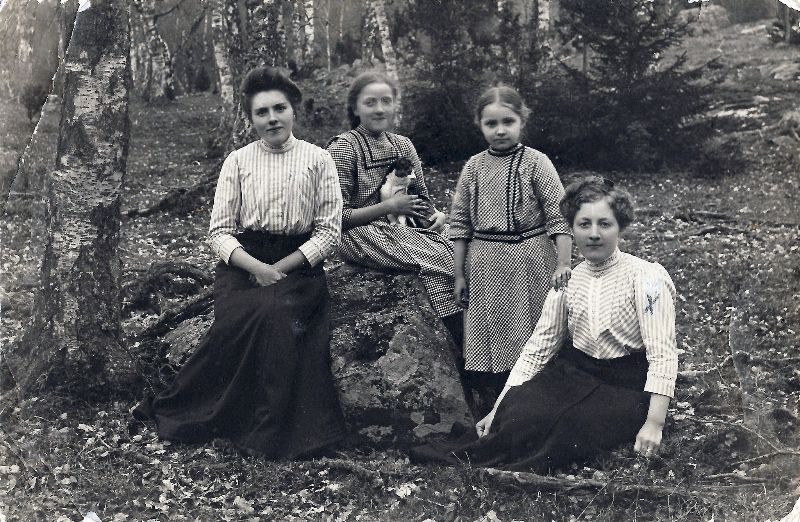 When the Life is Just Simple - 50 Found Snapshots That Document ...