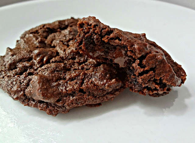 The Cooking Actress: Chocolate Cookies and Cream Cookies