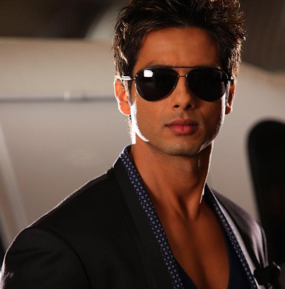 Latest Updates: shahid kapoor wallpaper,shahid kapoor pictures,shahid ...