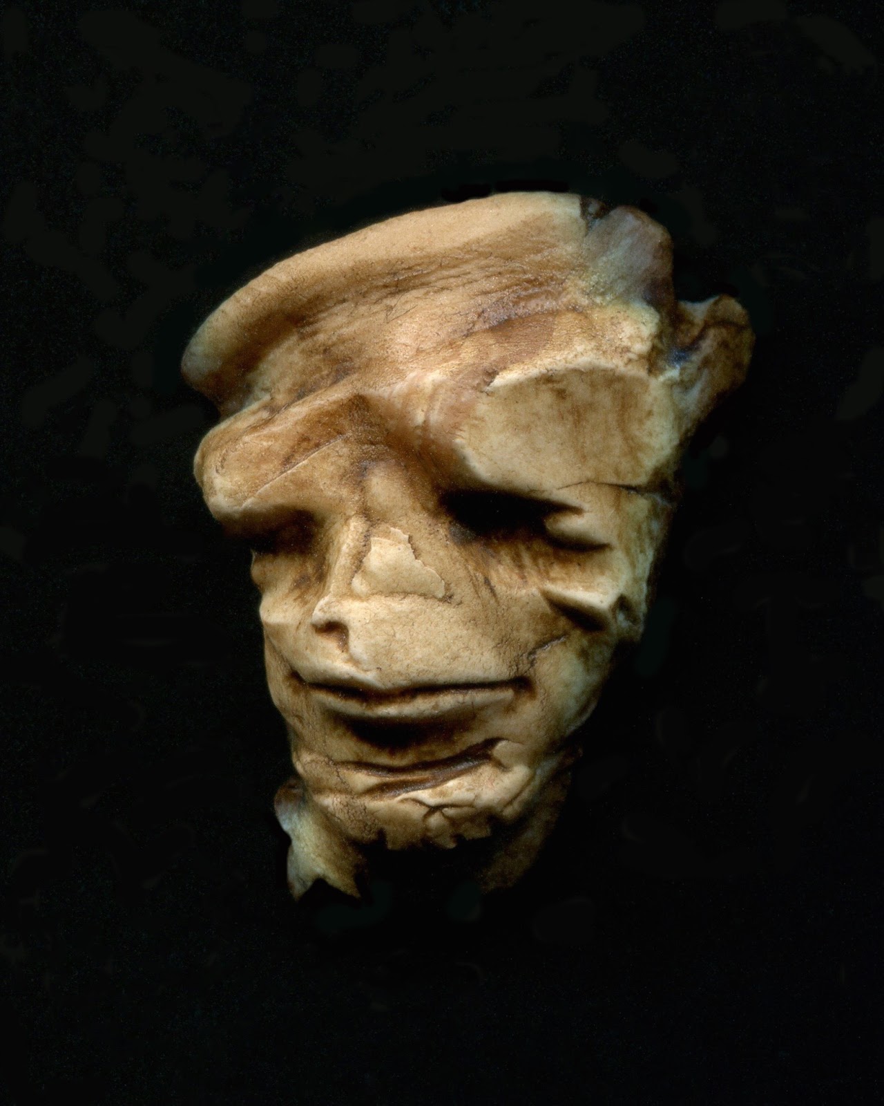 Hidden Missives: Notus