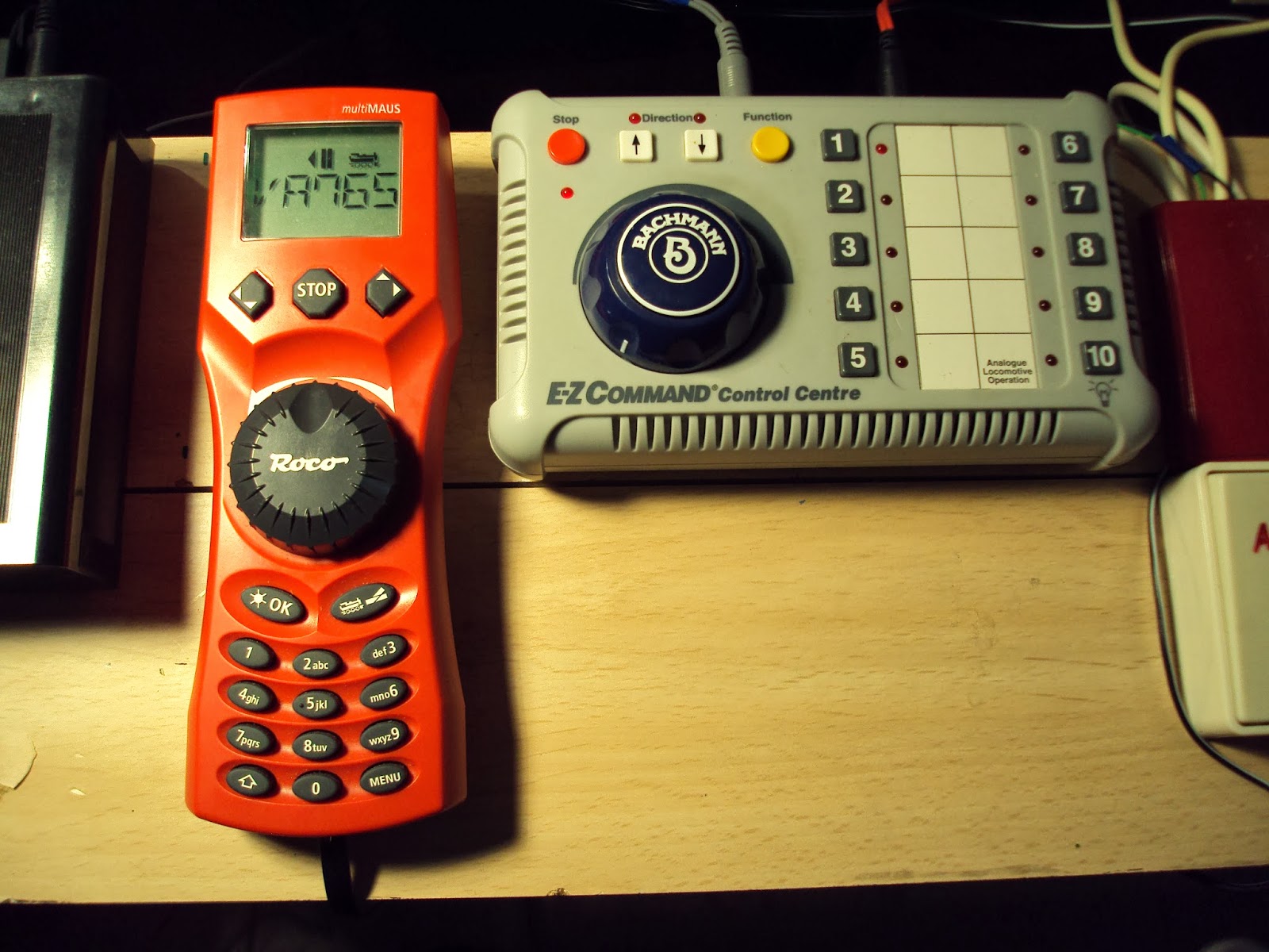 Trenes Caronte: Central digital "ROCO Multimaus" y central "E-Z Command ...