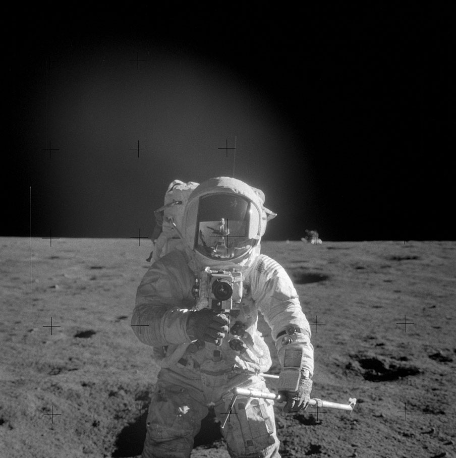 Apollo 12 Timeline: 1969/11/20 (04:54 IT): Seconda uscita dall ...