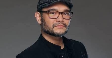 WENCY CORNEJO STARS WITH OTHER ROCK ICONS IN '90S FRONTMENT ...