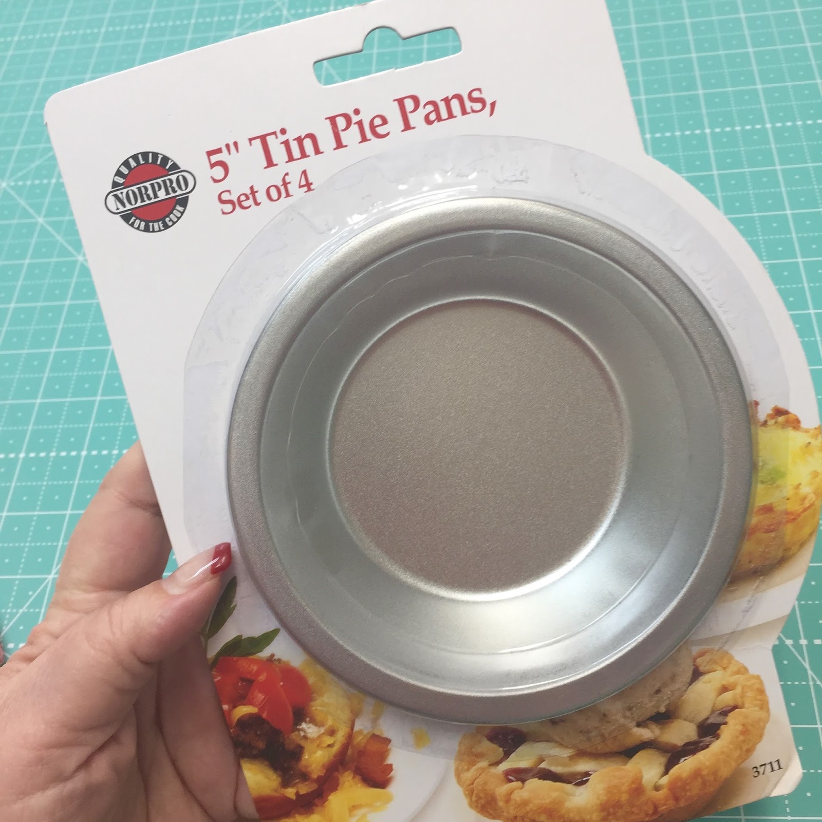 Cutie Pie Pincushion Tutorial!! | Bee In My Bonnet | Bloglovin’