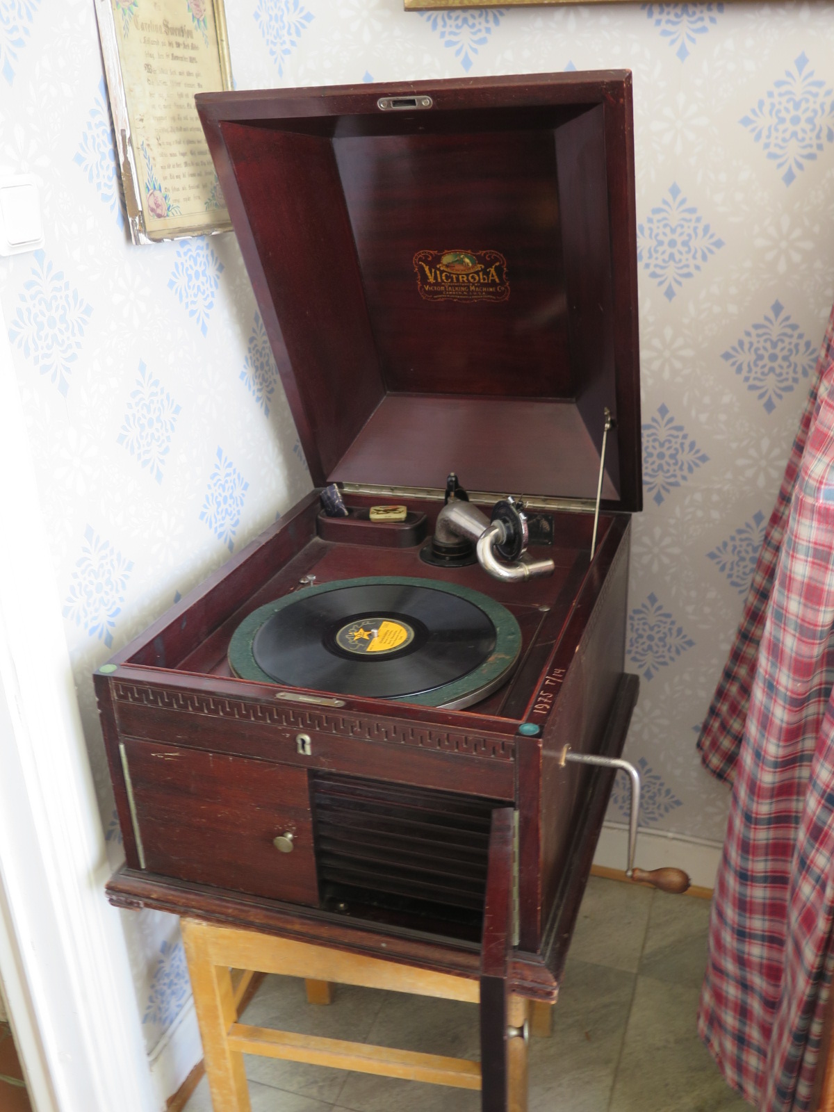 Nostalgorama: Victrola-grammofon, stenkakor och musik